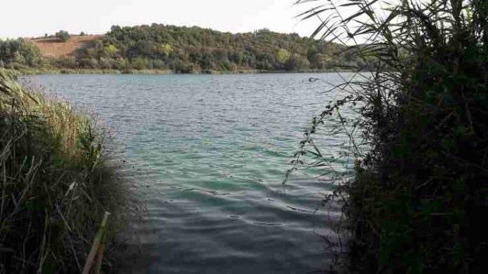 Il lago dalle acque limpide premiato da un noto quotidiano: tutti ce lo ...