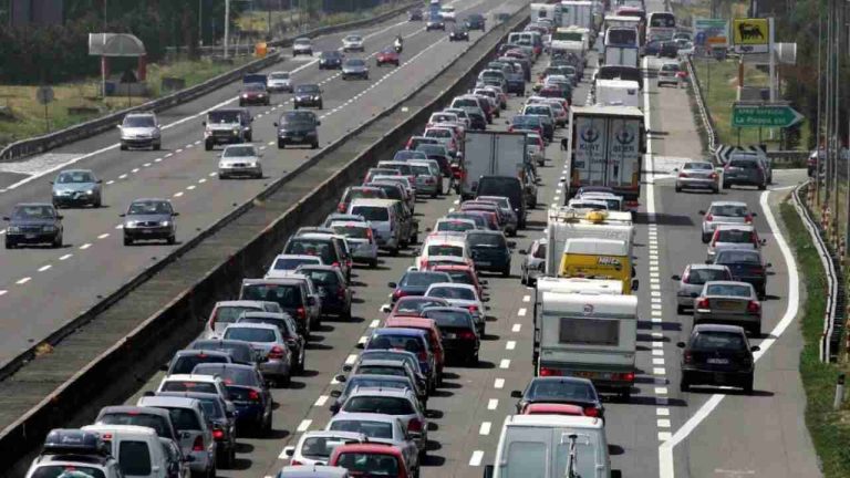 Qual è la strada più trafficata d'Italia? Stai in coda per ore